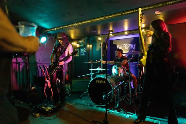 Troy Redfern leads ethereal blues-rock fuelled evening in intimate Kent ...