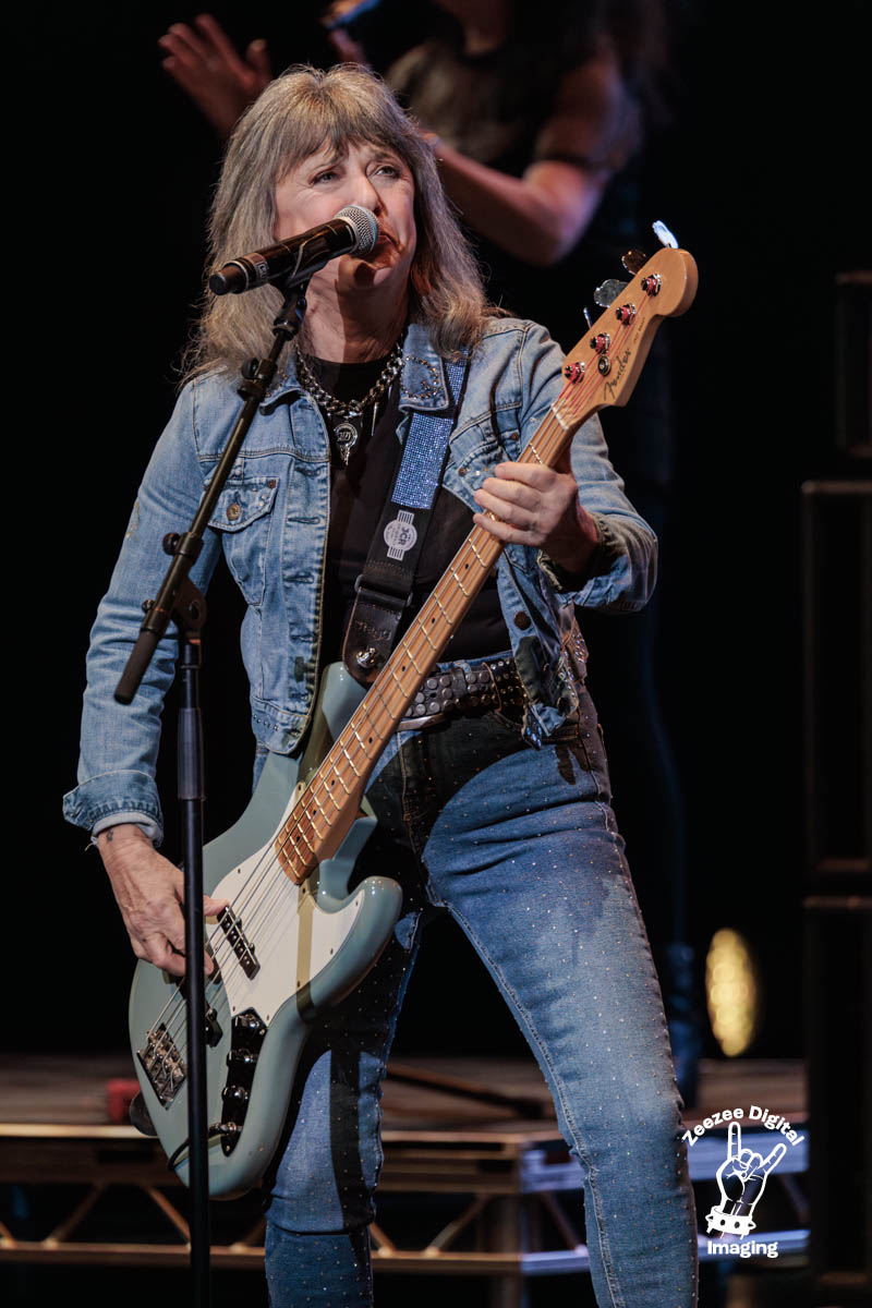 Suzi Quatro Turns Back Time in a Triumphant Glasgow Showcase – Jace ...