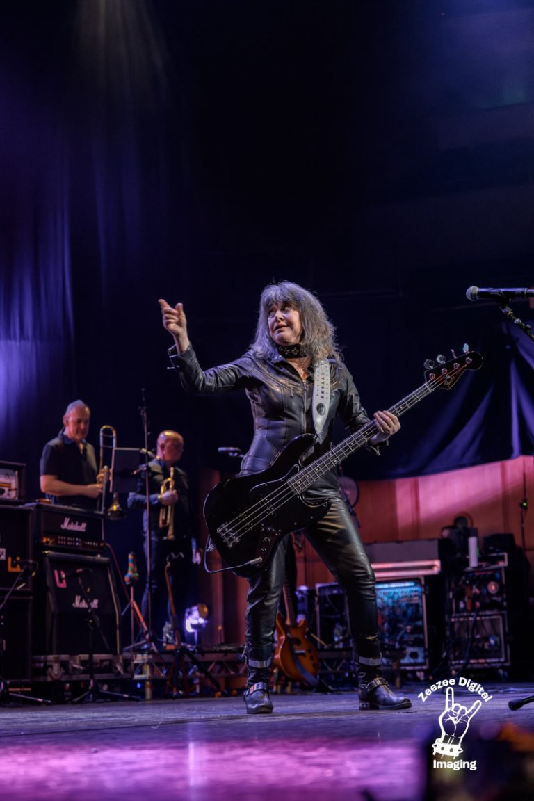 Suzi Quatro Turns Back Time in a Triumphant Glasgow Showcase – Jace ...